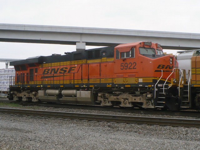 BNSF 5922
